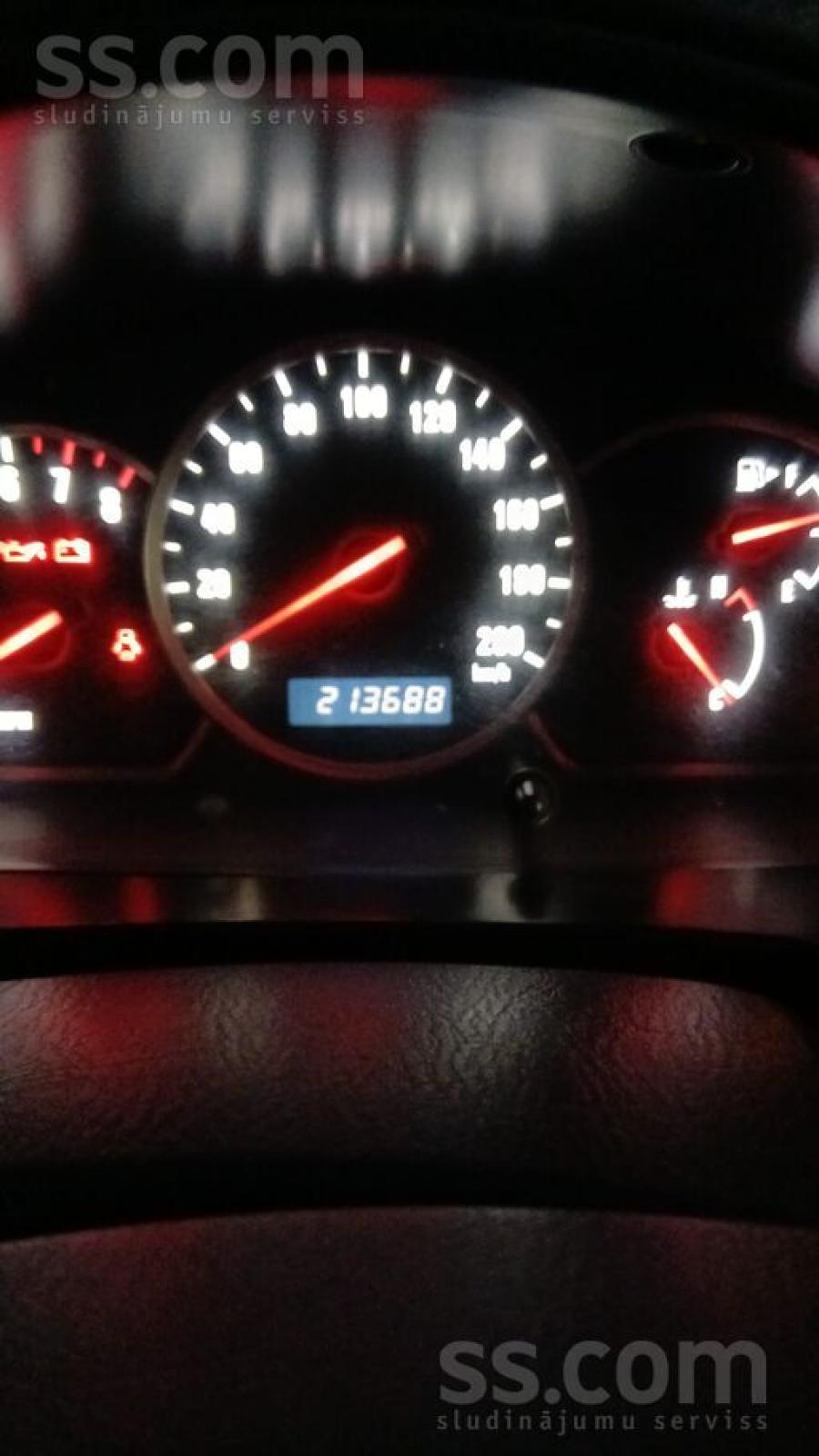 Black Suzuki grand-vitara 2005 in Bauska, with an engine capacity of 2.00 L and mileage of 214 thousand km for 3150 €, photo 9 on AUTOMOTO.COM.LV