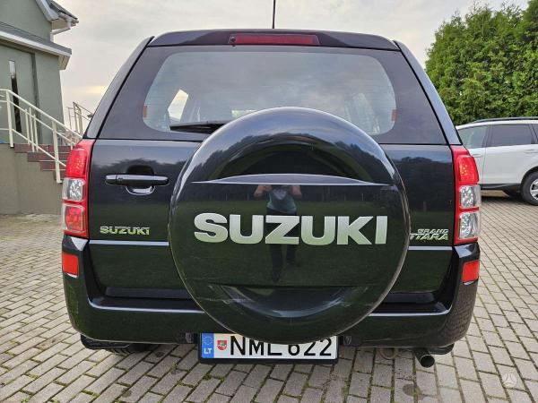 Black Suzuki grand-vitara 2006 in Klaipeda, with an engine capacity of 2.00 L and mileage of 124 thousand km for 3200 €, photo 6 on AUTOMOTO.COM.LV