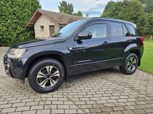 Black Suzuki grand-vitara 2006 in Klaipeda, with an engine capacity of 2.00 L and mileage of 120 thousand km for 5900 €, photo 6 on AUTOMOTO.COM.LV
