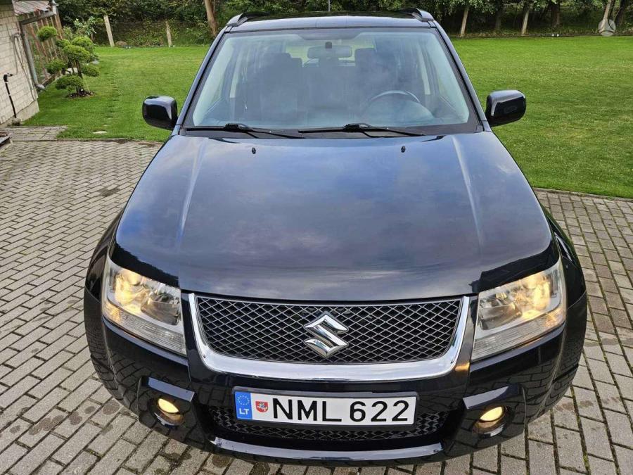 Black Suzuki grand-vitara 2006 in Klaipeda, with an engine capacity of 2.00 L and mileage of 120 thousand km for 5900 €, photo 9 on AUTOMOTO.COM.LV