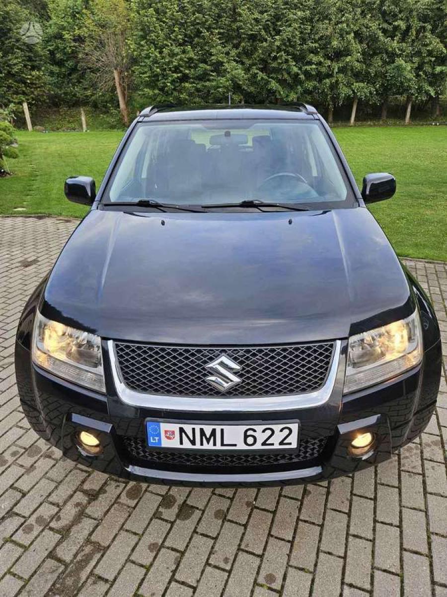Black Suzuki grand-vitara 2006 in Klaipeda, with an engine capacity of 2.00 L and mileage of 120 thousand km for 5900 €, photo 10 on AUTOMOTO.COM.LV