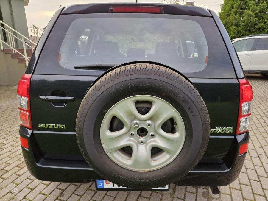 Black Suzuki grand-vitara 2006 in Klaipeda, with an engine capacity of 2.00 L and mileage of 120 thousand km for 5900 €, photo 13 on AUTOMOTO.COM.LV