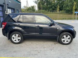 Melns Suzuki grand-vitara 2006 Viļņa, ar dzinēja tilpumu 2.00 L un nobraukumu 230 tūkst. km par 3200 €, foto 5 vietnē AUTOMOTO.COM.LV