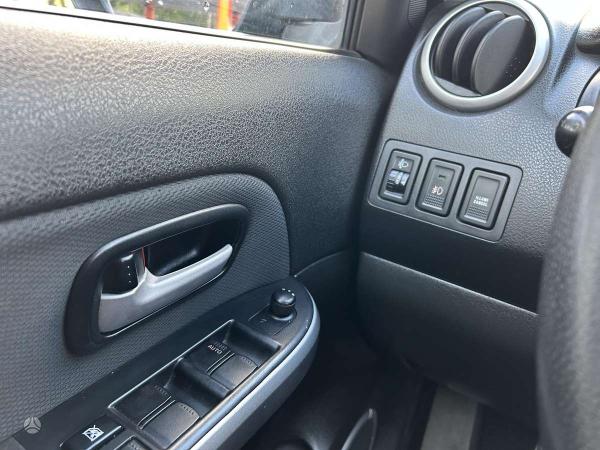 Melns Suzuki grand-vitara 2006 Viļņa, ar dzinēja tilpumu 2.00 L un nobraukumu 230 tūkst. km par 3200 €, foto 8 vietnē AUTOMOTO.COM.LV