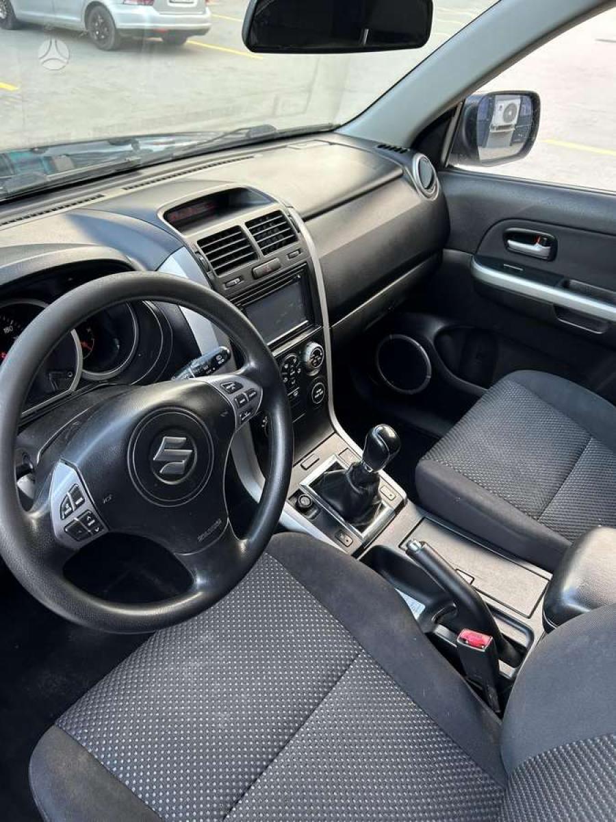 Melns Suzuki grand-vitara 2006 Viļņa, ar dzinēja tilpumu 2.00 L un nobraukumu 230 tūkst. km par 3200 €, foto 11 vietnē AUTOMOTO.COM.LV