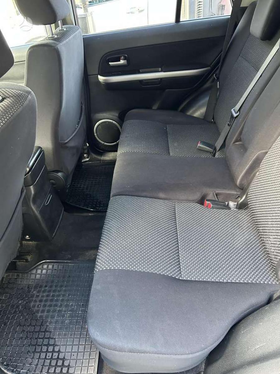 Melns Suzuki grand-vitara 2006 Viļņa, ar dzinēja tilpumu 2.00 L un nobraukumu 230 tūkst. km par 3200 €, foto 13 vietnē AUTOMOTO.COM.LV