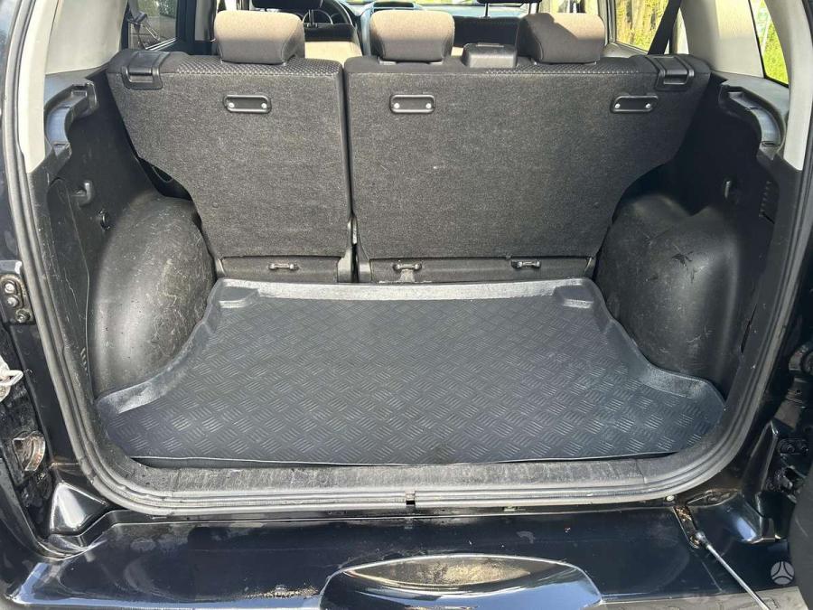 Melns Suzuki grand-vitara 2006 Viļņa, ar dzinēja tilpumu 2.00 L un nobraukumu 230 tūkst. km par 3200 €, foto 14 vietnē AUTOMOTO.COM.LV