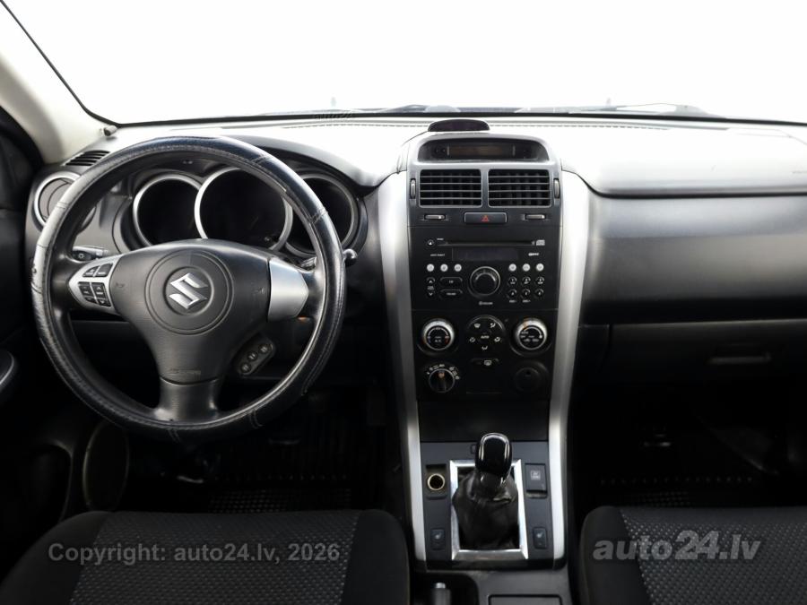 Black Suzuki grand-vitara 2006 in Tallinn, with an engine capacity of 1.90 L and mileage of 255 thousand km for 1999 €, photo 6 on AUTOMOTO.COM.LV