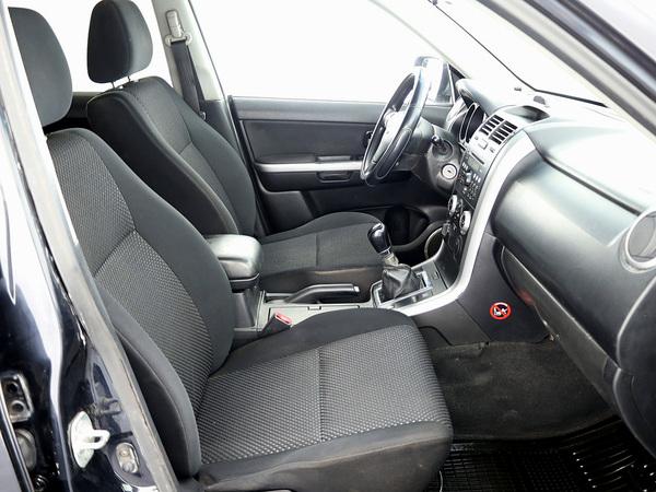 Melns Suzuki grand-vitara 2006 Tallina, ar dzinēja tilpumu 1.90 L un nobraukumu 255 tūkst. km par 1999 €, foto 7 vietnē AUTOMOTO.COM.LV