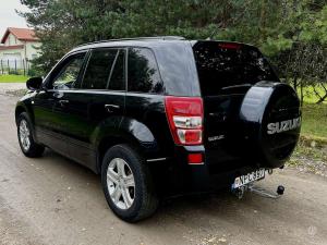 Black Suzuki grand-vitara 2006 in Klaipeda, with an engine capacity of 2.00 L and mileage of 218 thousand km for 2600 €, photo 8 on AUTOMOTO.COM.LV