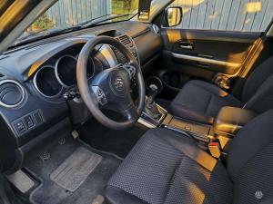 Black Suzuki grand-vitara 2006 in Birzai, with an engine capacity of 1.87 L and mileage of 290 thousand km for 1900 €, photo 12 on AUTOMOTO.COM.LV