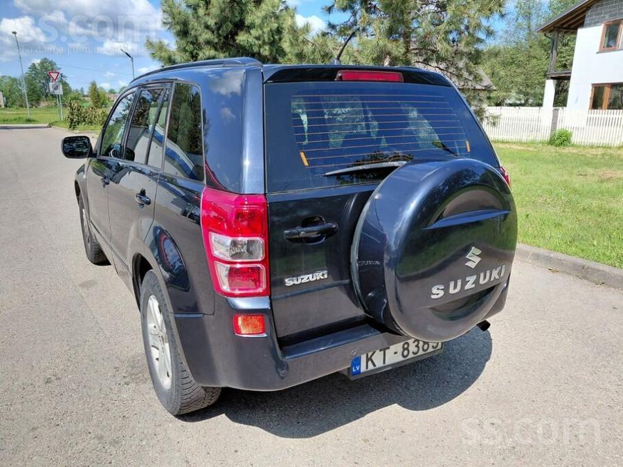Black Suzuki grand-vitara 2007 in Jurmala, with an engine capacity of 1.90 L and mileage of 391 thousand km for 3500 €, photo 2 on AUTOMOTO.COM.LV