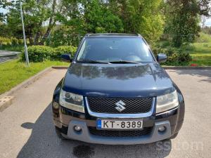 Black Suzuki grand-vitara 2007 in Jurmala, with an engine capacity of 1.90 L and mileage of 391 thousand km for 3500 €, photo 4 on AUTOMOTO.COM.LV