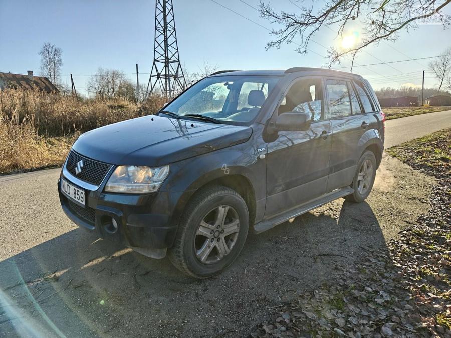 Melns Suzuki grand-vitara 2007 Kauņa, ar dzinēja tilpumu 1.90 L un nobraukumu 247 tūkst. km par 2300 €, foto 2 vietnē AUTOMOTO.COM.LV