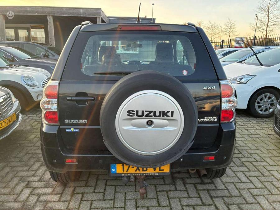 Black Suzuki grand-vitara 2007 in Kaunas, with an engine capacity of 1.90 L and mileage of 215 thousand km for 4350 €, photo 4 on AUTOMOTO.COM.LV