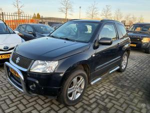 Black Suzuki grand-vitara 2007 in Kaunas, with an engine capacity of 1.90 L and mileage of 215 thousand km for 4350 €, photo  on AUTOMOTO.COM.LV