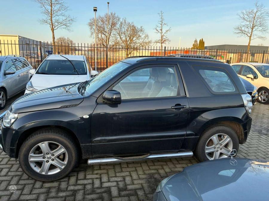 Melns Suzuki grand-vitara 2007 Kauņa, ar dzinēja tilpumu 1.90 L un nobraukumu 215 tūkst. km par 4350 €, foto 3 vietnē AUTOMOTO.COM.LV