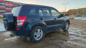 Melns Suzuki grand-vitara 2007 Rīga, ar dzinēja tilpumu 2.00 L un nobraukumu 221 tūkst. km par 2200 €, foto 2 vietnē AUTOMOTO.COM.LV