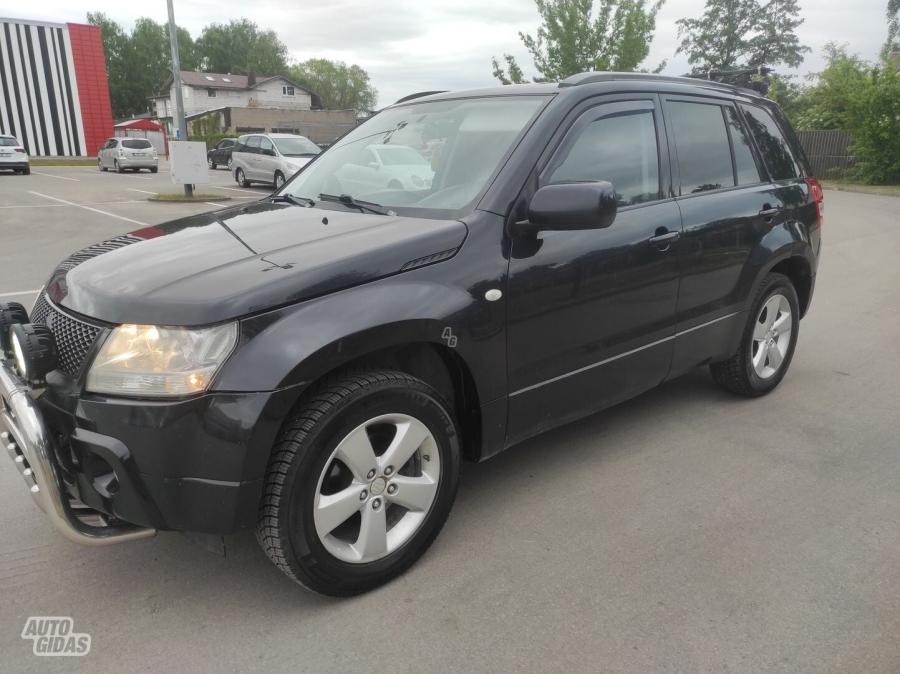 Black Suzuki grand-vitara 2007 in Kretinga, with an engine capacity of 1.90 L and mileage of 423 thousand km for 2850 €, photo 1 on AUTOMOTO.COM.LV