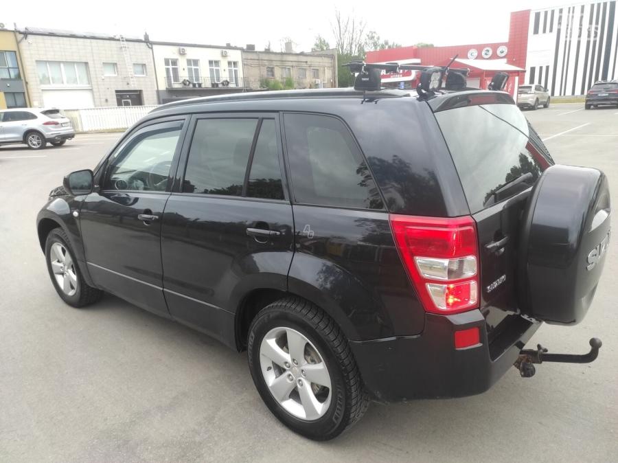 Black Suzuki grand-vitara 2007 in Kretinga, with an engine capacity of 1.90 L and mileage of 423 thousand km for 2850 €, photo 7 on AUTOMOTO.COM.LV