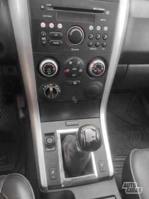 Black Suzuki grand-vitara 2007 in Kretinga, with an engine capacity of 1.90 L and mileage of 423 thousand km for 2850 €, photo 11 on AUTOMOTO.COM.LV