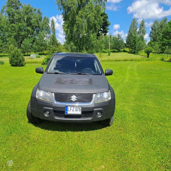 Melns Suzuki grand-vitara 2007 Utena, ar dzinēja tilpumu 2.00 L un nobraukumu 316 tūkst. km par 1150 €, foto 1 vietnē AUTOMOTO.COM.LV