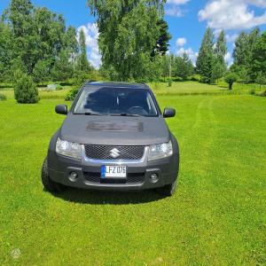 Black Suzuki grand-vitara 2007 in Utena, with an engine capacity of 2.00 L and mileage of 316 thousand km for 1150 €, photo  on AUTOMOTO.COM.LV