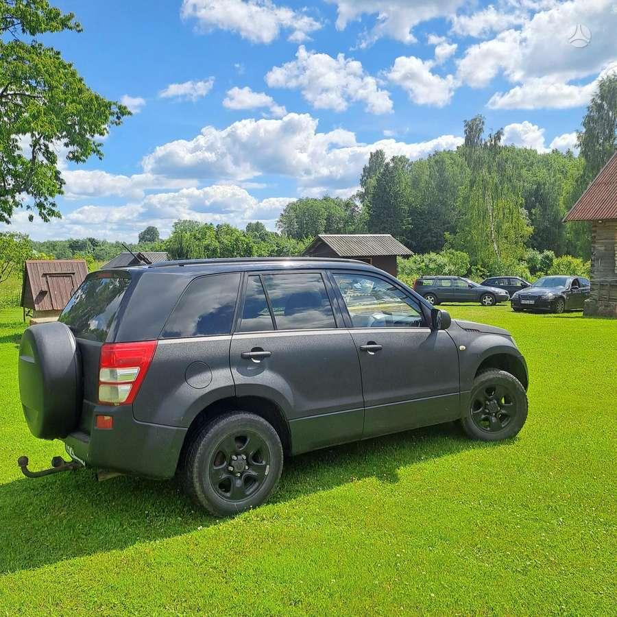 Black Suzuki grand-vitara 2007 in Utena, with an engine capacity of 2.00 L and mileage of 316 thousand km for 1150 €, photo 6 on AUTOMOTO.COM.LV