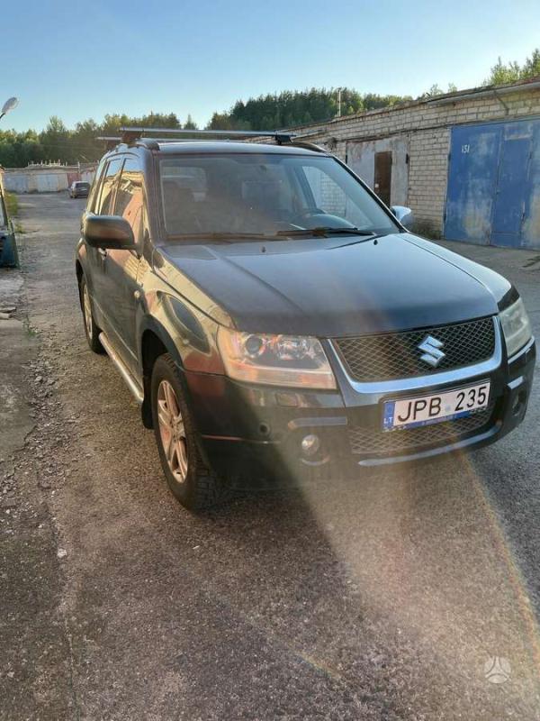 Melns Suzuki grand-vitara 2007 Visaginas, ar dzinēja tilpumu 1.87 L un nobraukumu 264 tūkst. km par 1500 €, foto 4 vietnē AUTOMOTO.COM.LV
