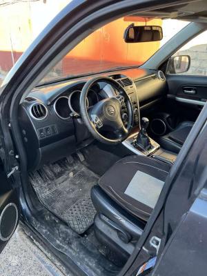 Black Suzuki grand-vitara 2007 in Visaginas, with an engine capacity of 1.87 L and mileage of 264 thousand km for 1500 €, photo 6 on AUTOMOTO.COM.LV