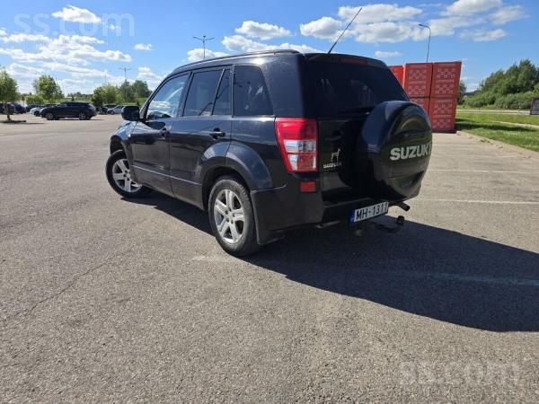 Melns Suzuki grand-vitara 2007 Daugavpils, ar dzinēja tilpumu 1.90 L un nobraukumu 285 tūkst. km par 2200 €, foto 5 vietnē AUTOMOTO.COM.LV