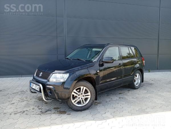 Black Suzuki grand-vitara 2007 in Riga, with an engine capacity of 2.00 L and mileage of 229 thousand km for 1600 €, photo 1 on AUTOMOTO.COM.LV