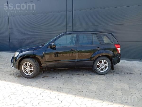 Black Suzuki grand-vitara 2007 in Riga, with an engine capacity of 2.00 L and mileage of 229 thousand km for 1600 €, photo 2 on AUTOMOTO.COM.LV