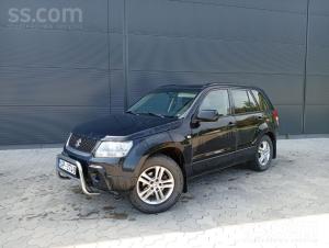 Melns Suzuki grand-vitara 2007 Rīga, ar dzinēja tilpumu 2.00 L un nobraukumu 229 tūkst. km par 1600 €, foto  vietnē AUTOMOTO.COM.LV