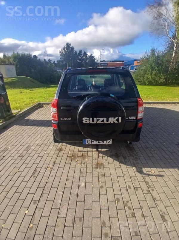 Melns Suzuki grand-vitara 2007 Valmiera, ar dzinēja tilpumu 2.00 L un nobraukumu 387 tūkst. km par 2500 €, foto 3 vietnē AUTOMOTO.COM.LV
