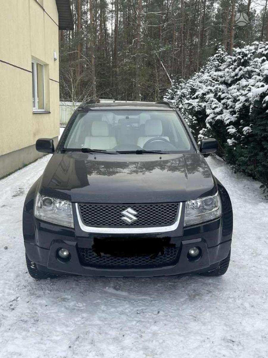 Melns Suzuki grand-vitara 2008 Viļņa, ar dzinēja tilpumu 2.00 L un nobraukumu 290 tūkst. km par 3500 €, foto 1 vietnē AUTOMOTO.COM.LV