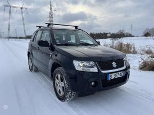 Black Suzuki grand-vitara 2008 in Siauliai, with an engine capacity of 1.87 L and mileage of 240 thousand km for 3100 €, photo  on AUTOMOTO.COM.LV