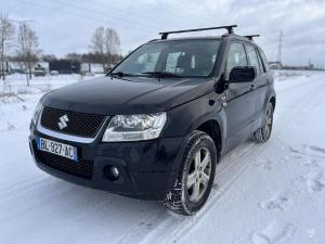 Melns Suzuki grand-vitara 2008 Šauļi, ar dzinēja tilpumu 1.87 L un nobraukumu 240 tūkst. km par 3100 €, foto 2 vietnē AUTOMOTO.COM.LV