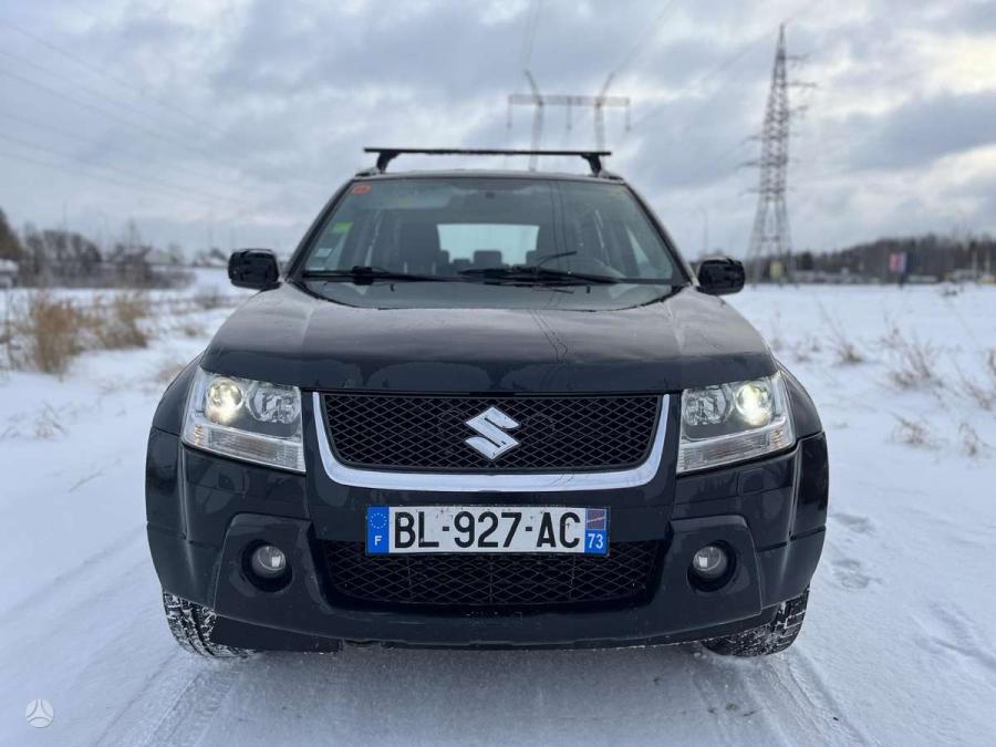 Melns Suzuki grand-vitara 2008 Šauļi, ar dzinēja tilpumu 1.87 L un nobraukumu 240 tūkst. km par 3100 €, foto 3 vietnē AUTOMOTO.COM.LV