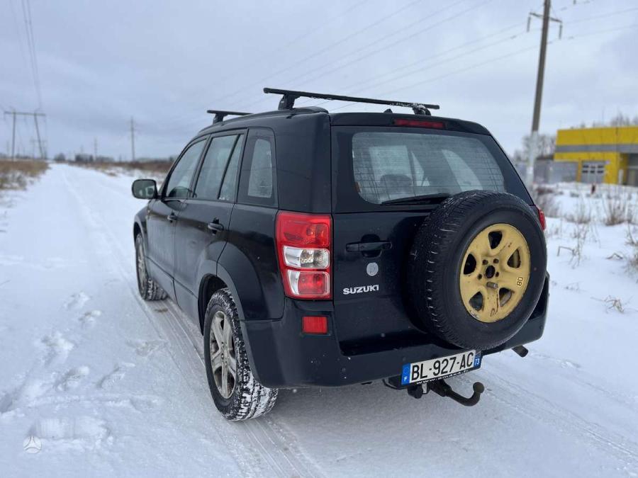 Melns Suzuki grand-vitara 2008 Šauļi, ar dzinēja tilpumu 1.87 L un nobraukumu 240 tūkst. km par 3100 €, foto 7 vietnē AUTOMOTO.COM.LV