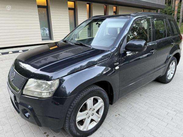 Black Suzuki grand-vitara 2009 in Vilnius, with an engine capacity of 1.87 L and mileage of 288 thousand km for 2400 €, photo 2 on AUTOMOTO.COM.LV