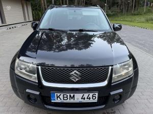 Black Suzuki grand-vitara 2009 in Vilnius, with an engine capacity of 1.87 L and mileage of 288 thousand km for 2400 €, photo 4 on AUTOMOTO.COM.LV