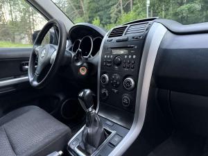 Black Suzuki grand-vitara 2009 in Vilnius, with an engine capacity of 1.87 L and mileage of 288 thousand km for 2400 €, photo 13 on AUTOMOTO.COM.LV