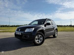 Melns Suzuki grand-vitara 2009 Kauņa, ar dzinēja tilpumu 1.87 L un nobraukumu 99 tūkst. km par 3500 €, foto  vietnē AUTOMOTO.COM.LV