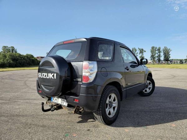 Melns Suzuki grand-vitara 2009 Kauņa, ar dzinēja tilpumu 1.87 L un nobraukumu 99 tūkst. km par 3500 €, foto 4 vietnē AUTOMOTO.COM.LV