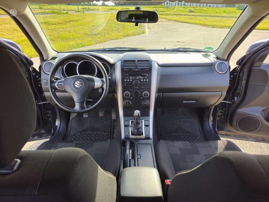 Melns Suzuki grand-vitara 2009 Kauņa, ar dzinēja tilpumu 1.87 L un nobraukumu 99 tūkst. km par 3500 €, foto 7 vietnē AUTOMOTO.COM.LV