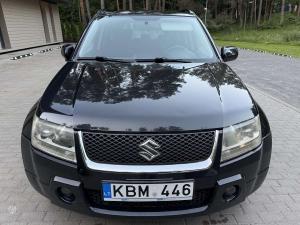 Black Suzuki grand-vitara 2009 in Vilnius, with an engine capacity of 1.87 L and mileage of 288 thousand km for 2800 €, photo 4 on AUTOMOTO.COM.LV