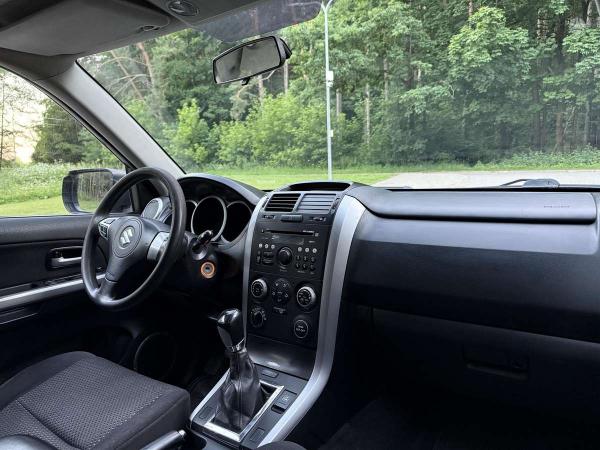 Melns Suzuki grand-vitara 2009 Viļņa, ar dzinēja tilpumu 1.87 L un nobraukumu 288 tūkst. km par 2800 €, foto 8 vietnē AUTOMOTO.COM.LV