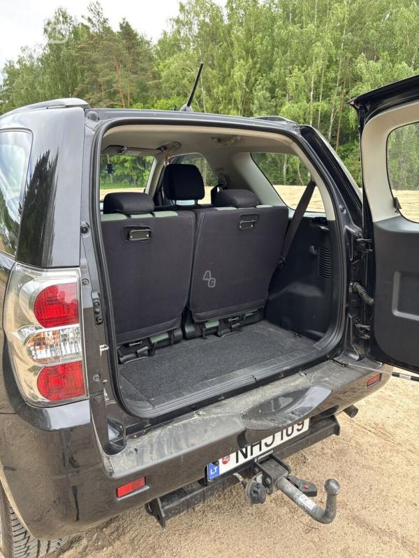 Black Suzuki grand-vitara 2014 in Vilnius, with an engine capacity of 1.90 L and mileage of 167 thousand km for 6400 €, photo 5 on AUTOMOTO.COM.LV