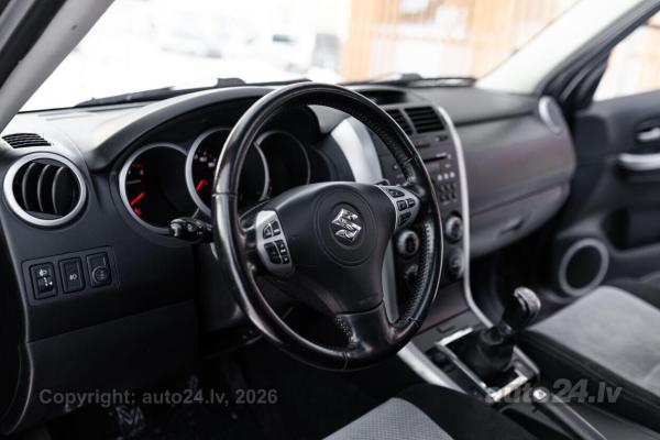 Melns Suzuki grand-vitara 2008 Tallina, ar dzinēja tilpumu 1.90 L un nobraukumu 230 tūkst. km par 3990 €, foto 8 vietnē AUTOMOTO.COM.LV